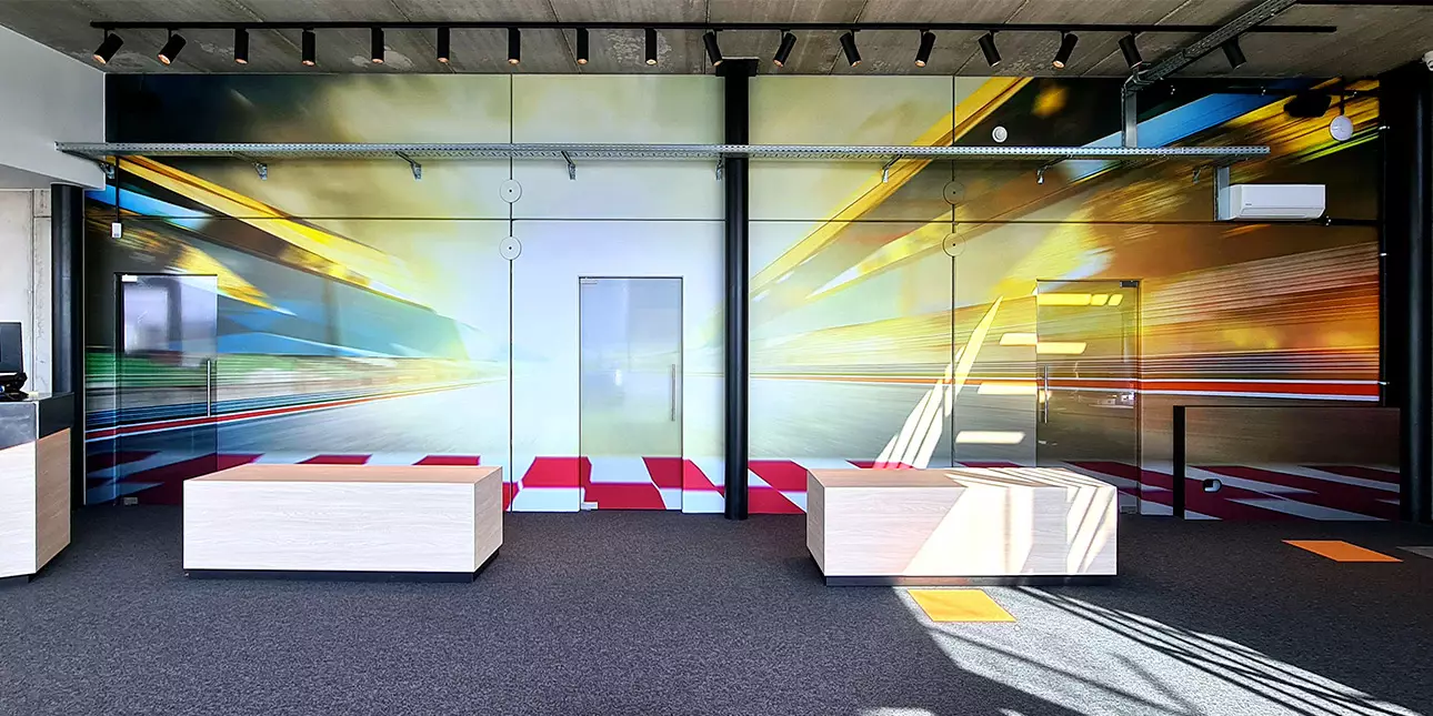 Lettrage sol, mural, sur panneaux et objets publicitaires | SCHMITZ Digital Printing